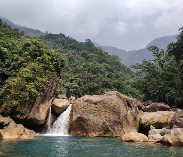 Trek To Rainbow Waterfall In Meghalaya: Detailed Guide To Rainbow Falls ...